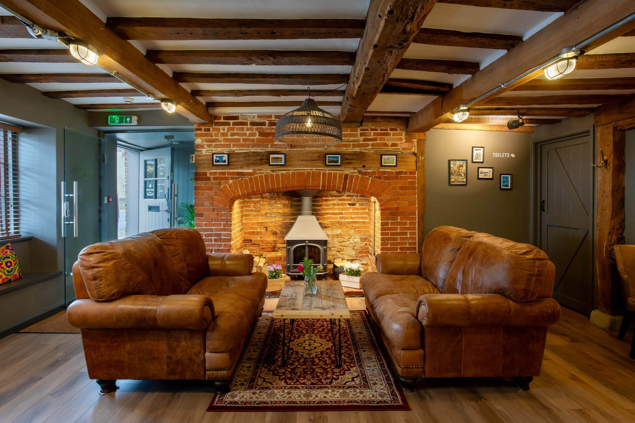 The Lion's Den Midhurst - The Lion's Den Cafe